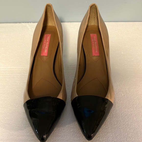 Isaac Mizrahi | Shoes | Isaac Mizrahi Two Tone Patent Pumps 75 Black ...